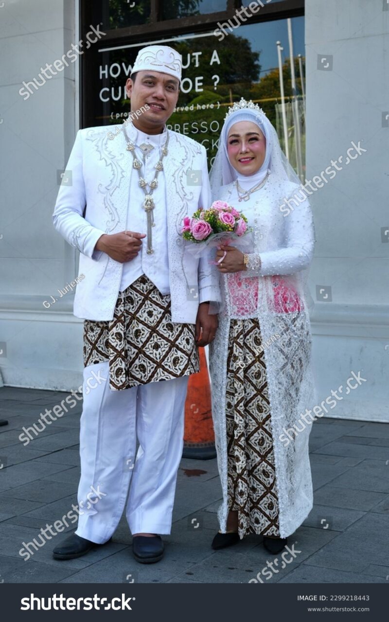 Popular Colors for Baju Melayu Johor in Wedding Celebrations